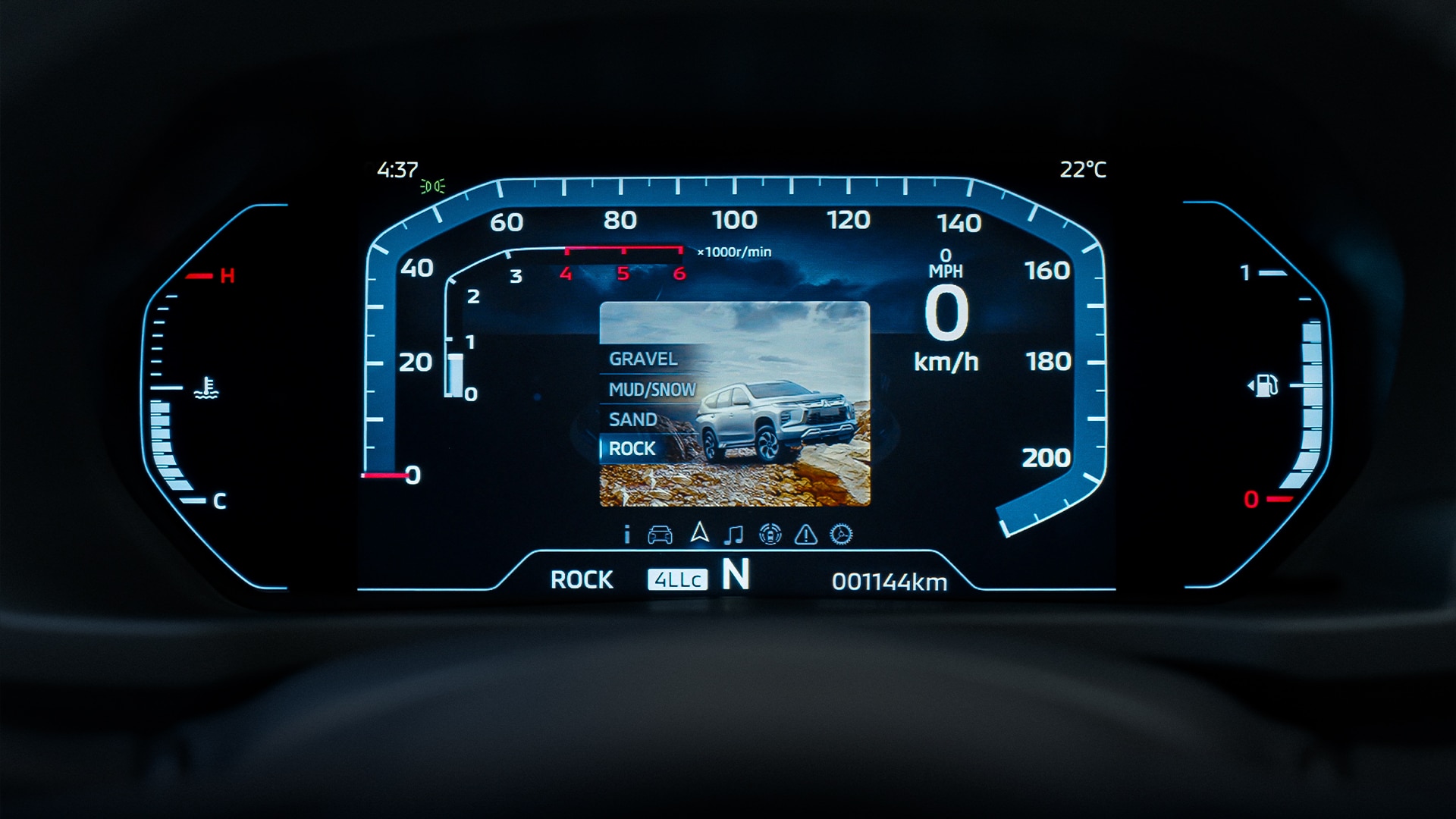 Mitsubishi Pajero | Design